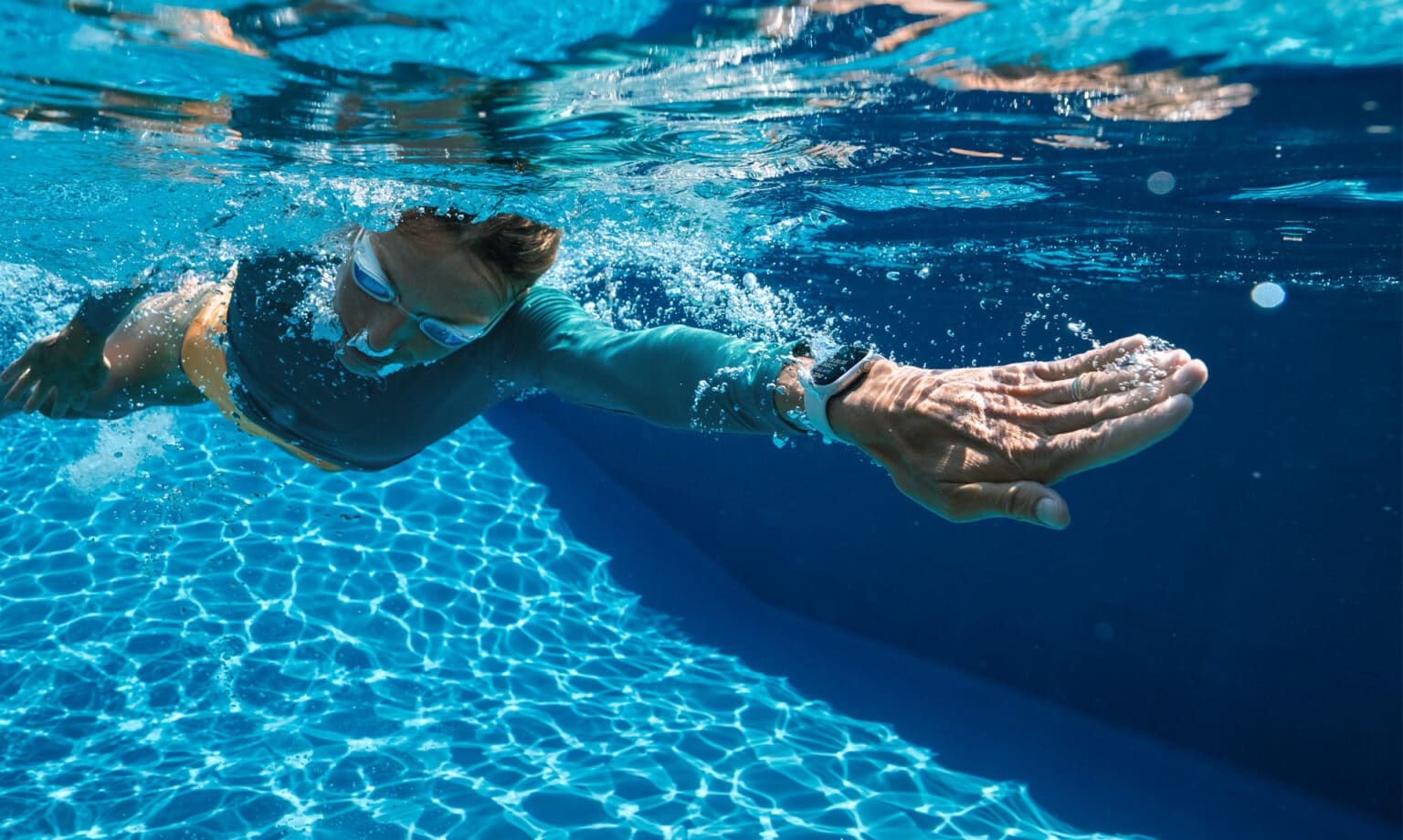 Is Apple Watch Waterproof? (Series 11, SE 3 & Ultra 3 — 2026 Guide ...